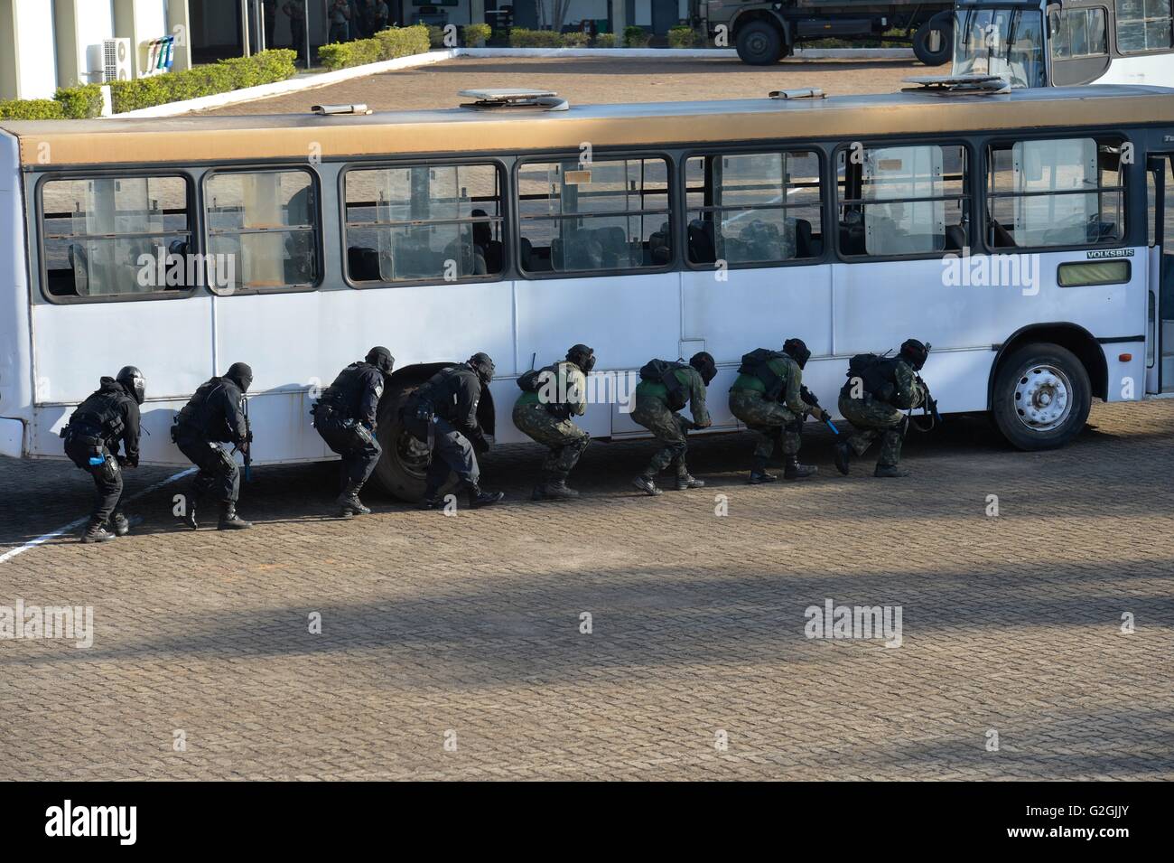 Commandos with the Brazilian Marine Corps Special Operations Battalion ...