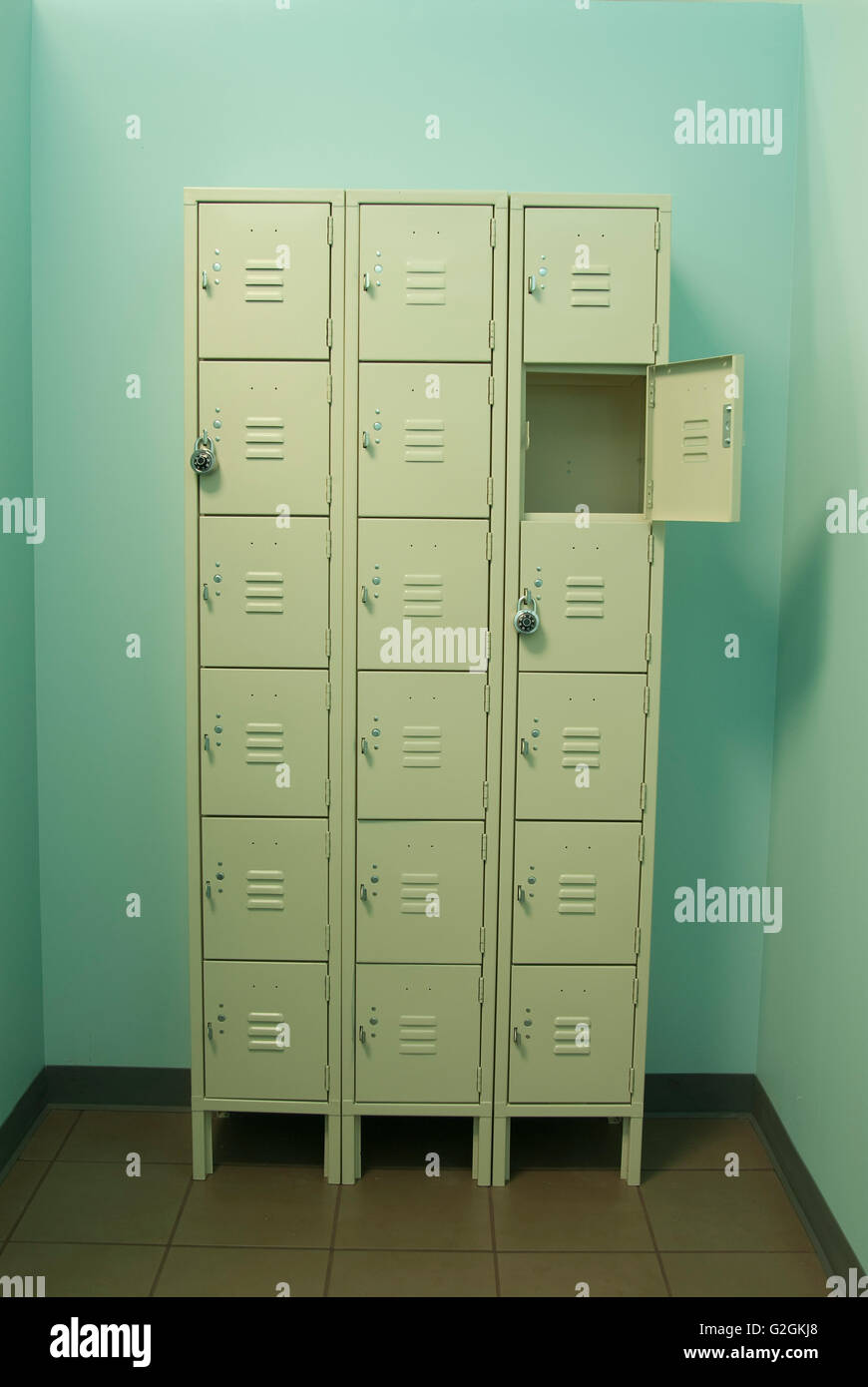 Lockers with one open hi-res stock photography and images - Alamy
