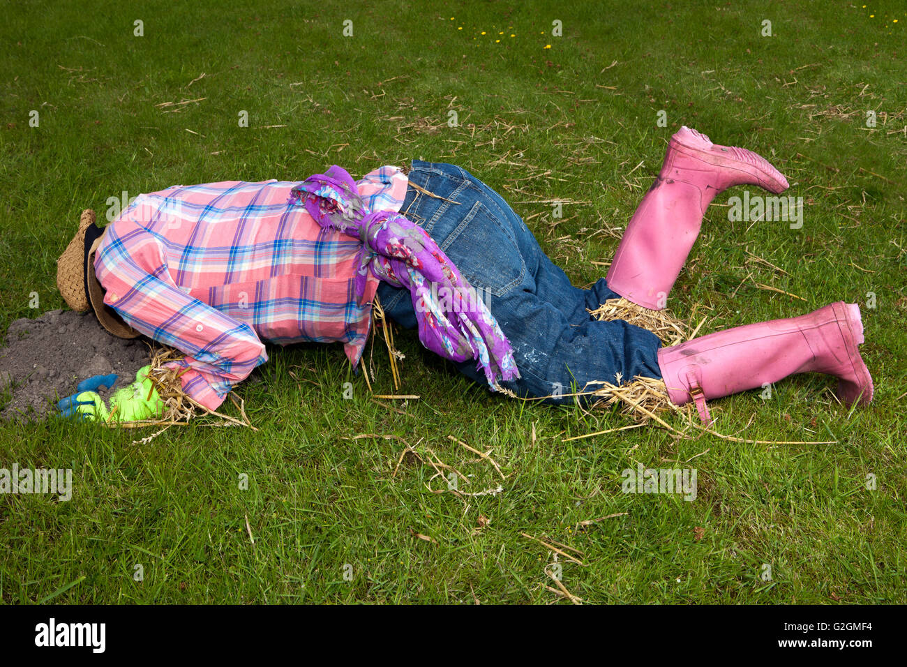a uk wray handmade scarecrow festival fair lancaster caton village ...