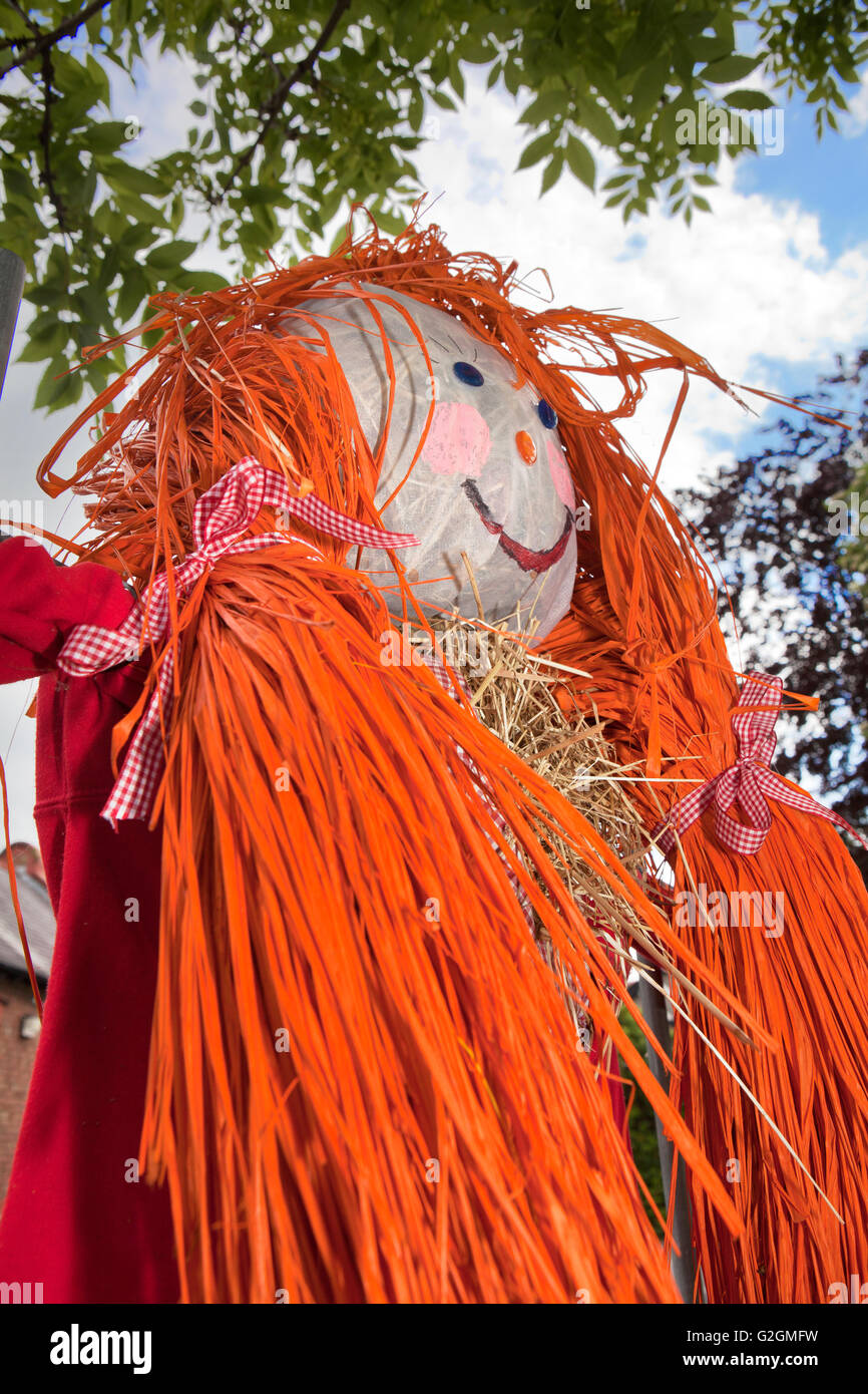 Female scarecrow hi-res stock photography and images - Alamy