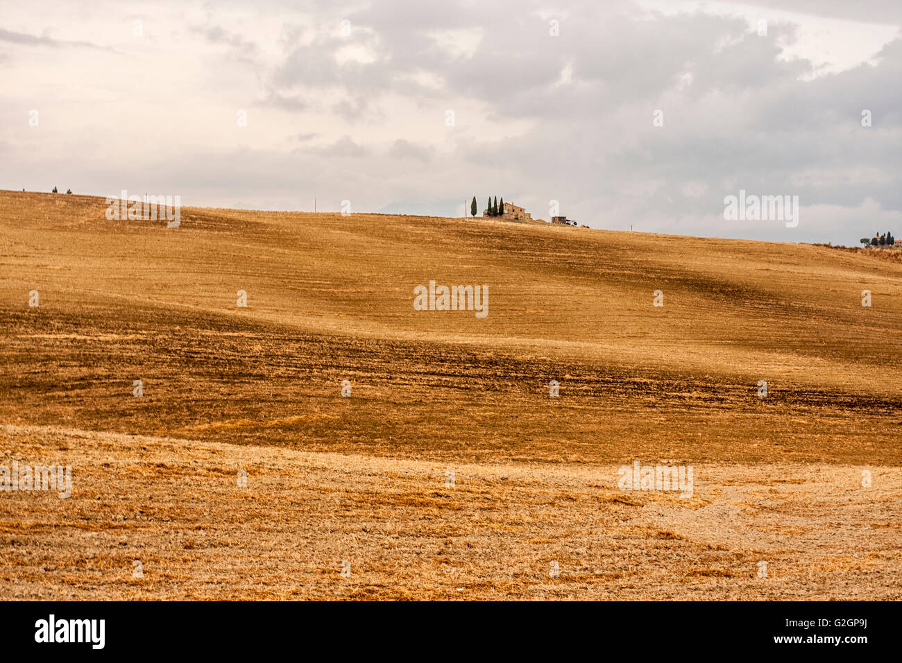 Tuscan landscape in early autumn with hill farm in cloudy day before it ...