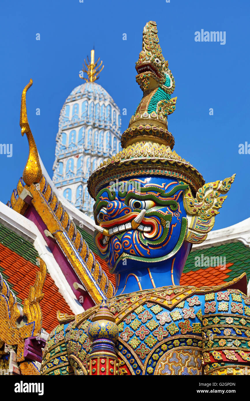 Virulhok (Wirunhok) Giant Yaksha Demon Temple Guardian statue at the ...