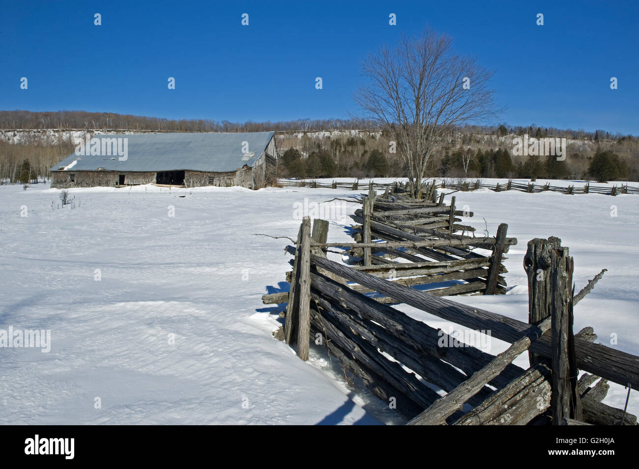 Snake fence hi-res stock photography and images - Alamy