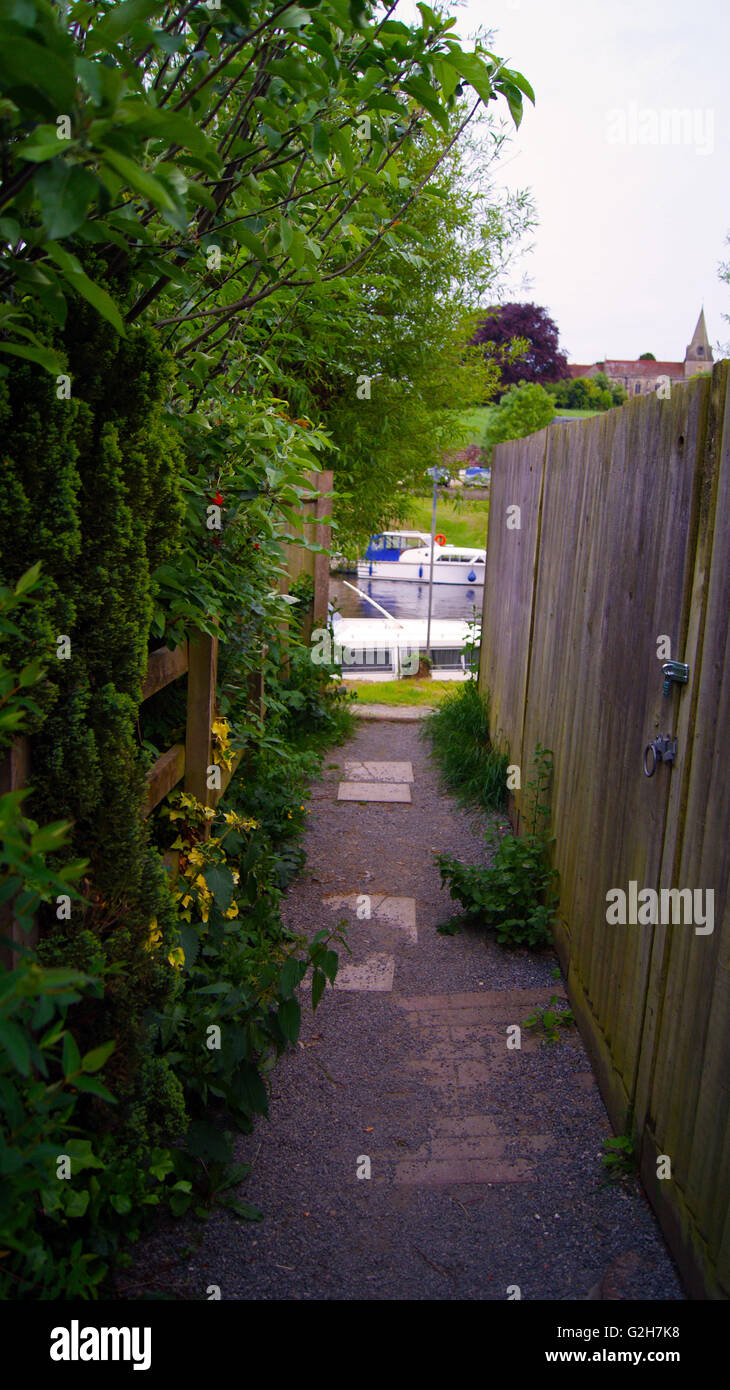Pathway to Riverside Stock Photo - Alamy