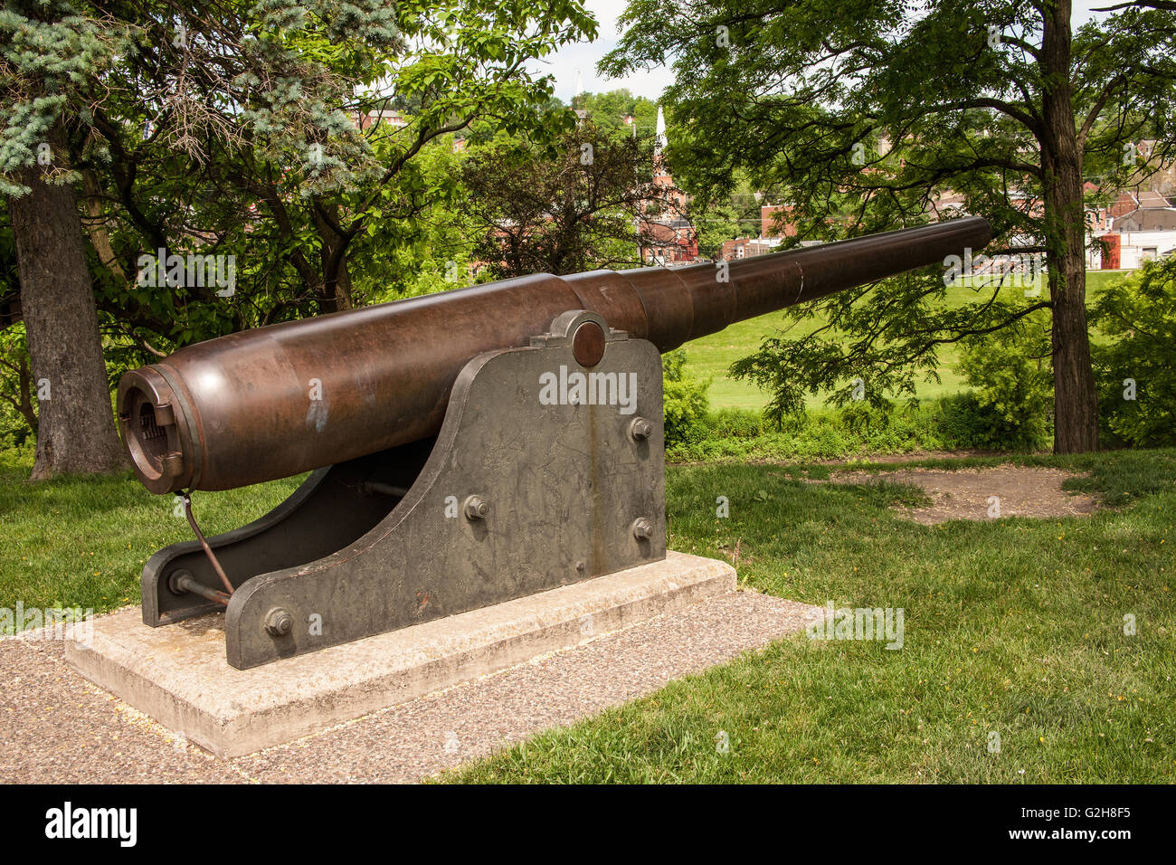 This naval canon was captured July 3, 1898 from the Spanish Cruiser ...