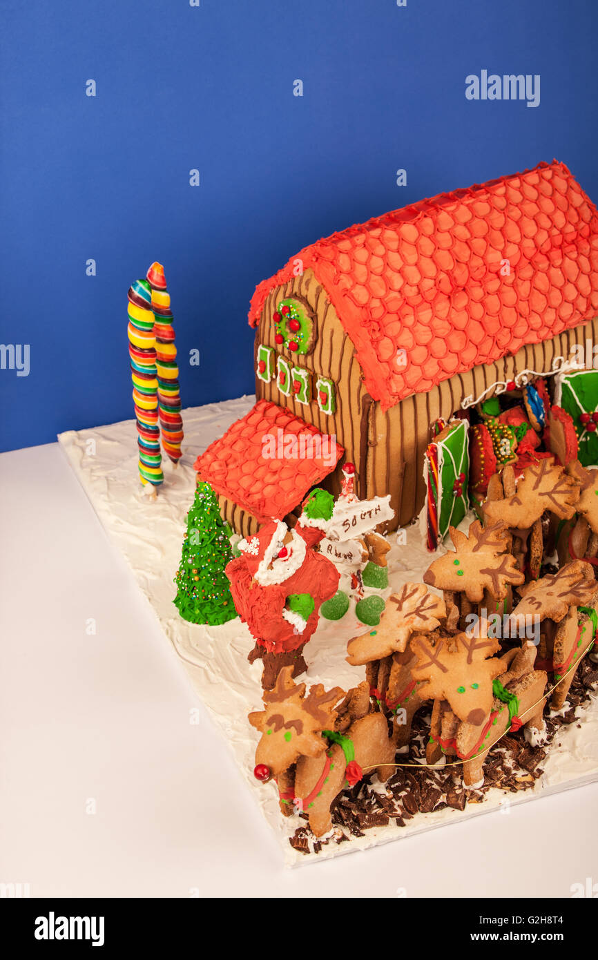 Gingerbread barn hi-res stock photography and images - Alamy