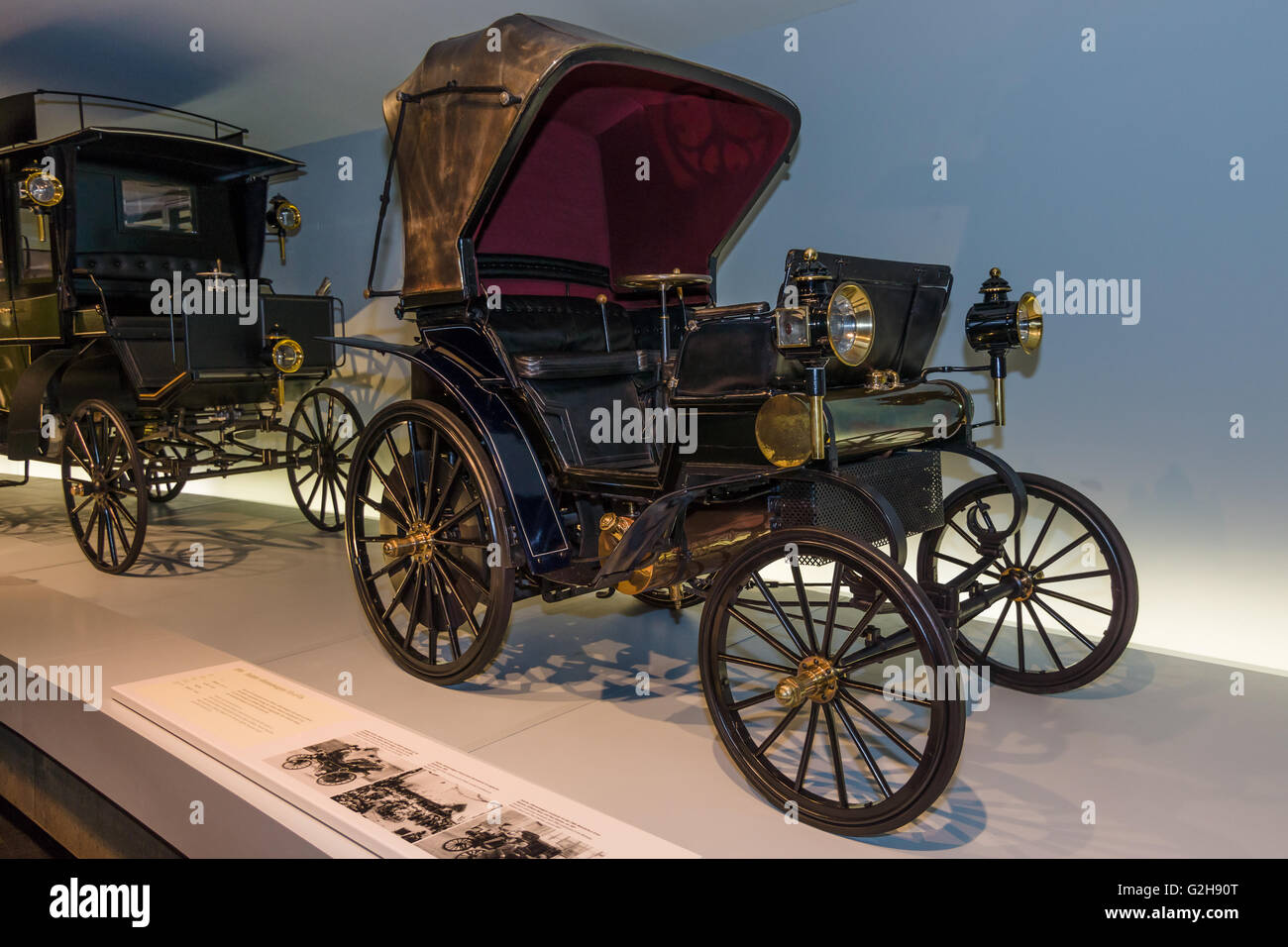 Vintage car Daimler Riemenwagen "Vis-a-Vis" (Daimler belt-driven car ...