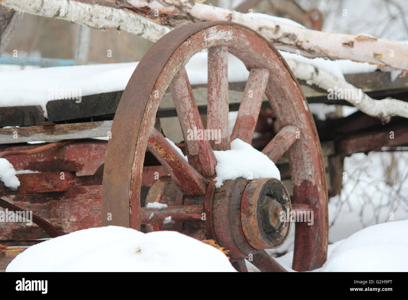Broken wagon wheel hi-res stock photography and images - Alamy