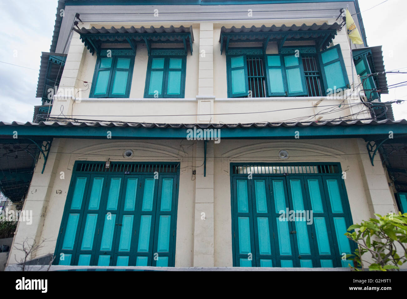 Bangkok traditional shophouses hi-res stock photography and images - Alamy