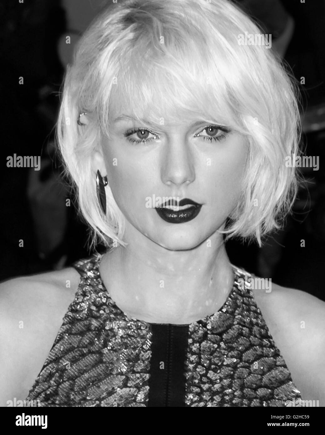Taylor Swift Photoshoot Black And White