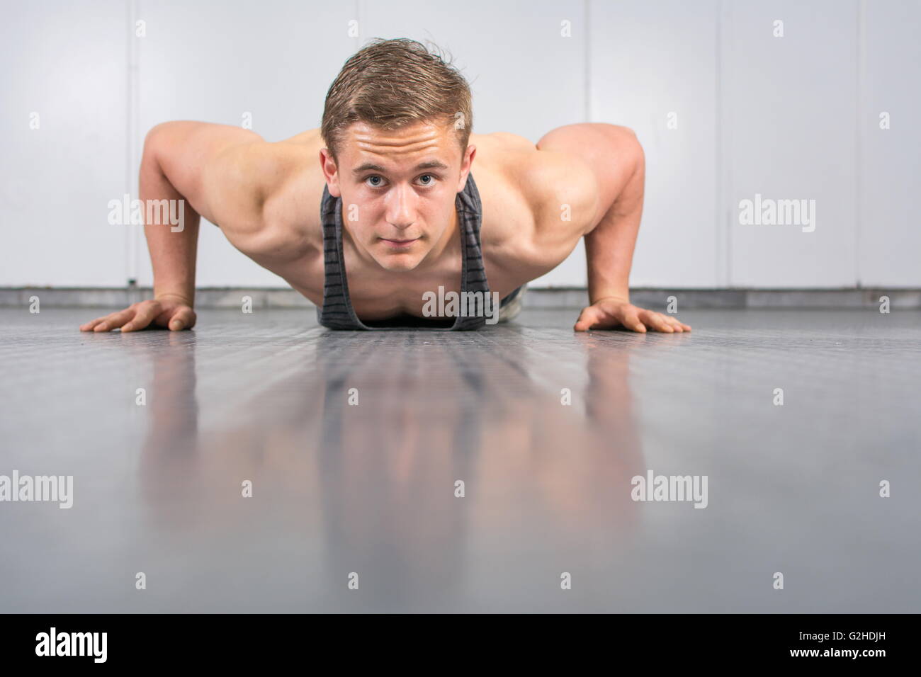 Body push up hi-res stock photography and images - Alamy