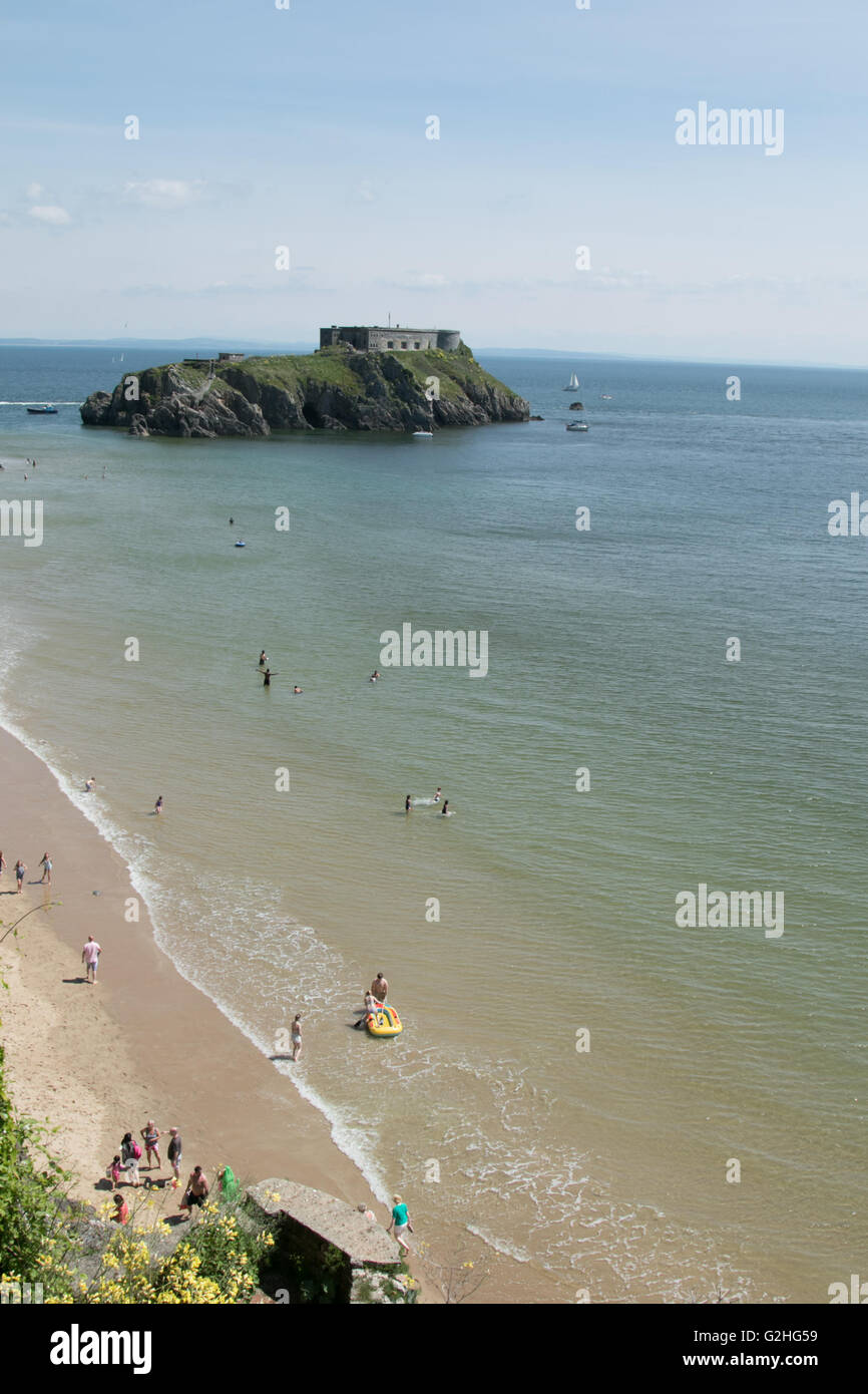 UK weather: Sunny weather in Tenby, Pembrokeshire, West Wales, as ...