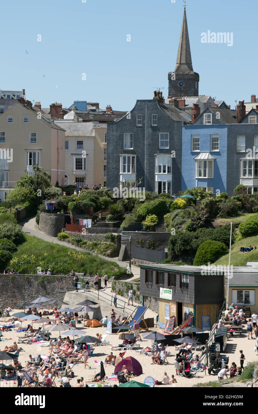 UK weather: Sunny weather in Tenby, Pembrokeshire, West Wales, as ...