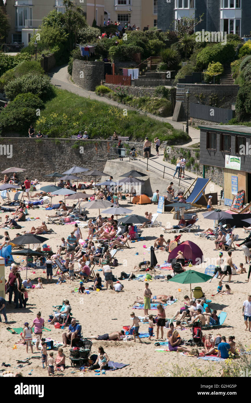 UK weather: Sunny weather in Tenby, Pembrokeshire, West Wales, as ...