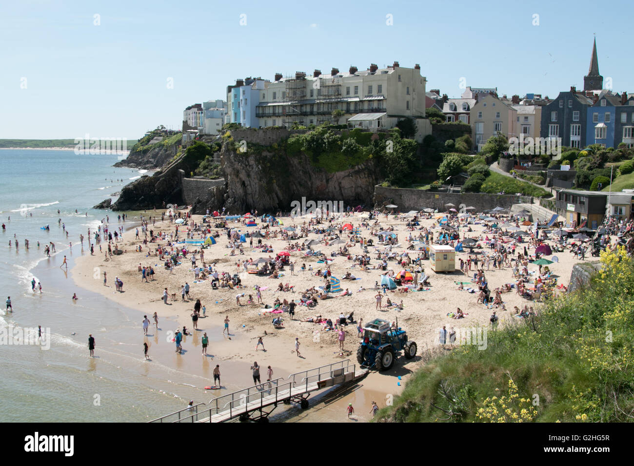 UK weather: Sunny weather in Tenby, Pembrokeshire, West Wales, as ...