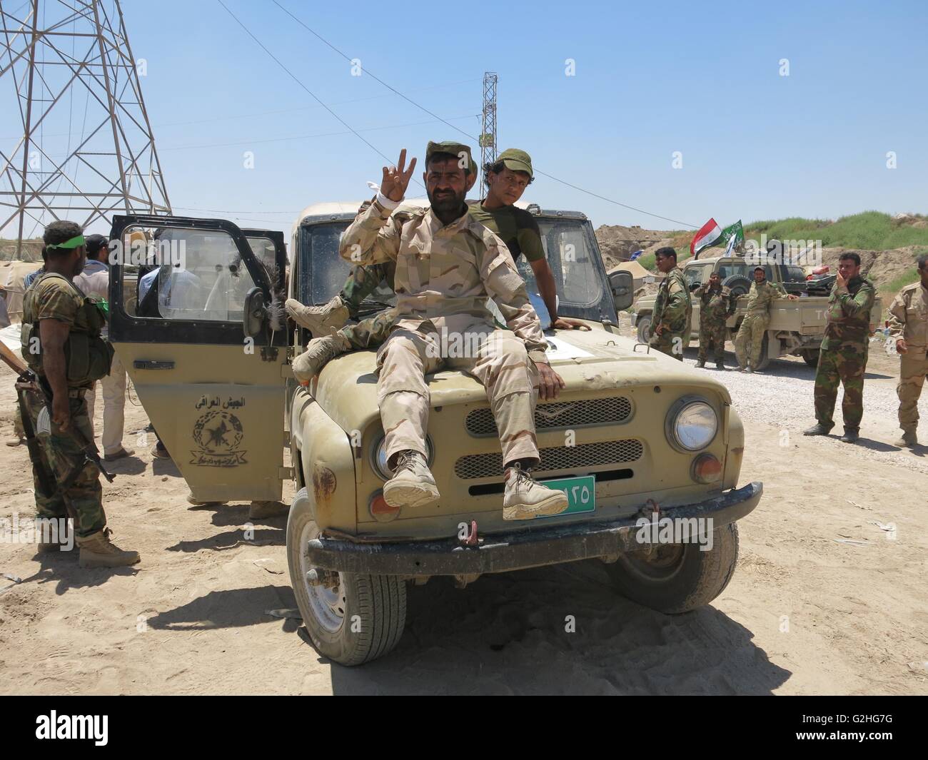 Fallujah, Iraq. 30th May, 2016. A fighter from a Shiite paramilitary ...