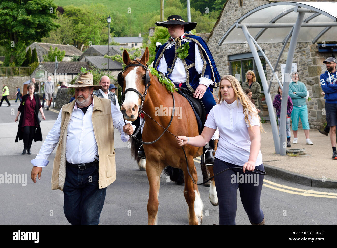 Castleton garland ceremony hi-res stock photography and images - Alamy