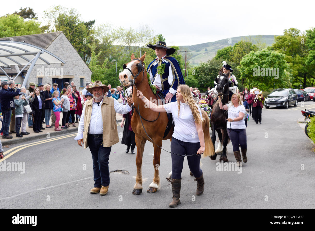 Oak leaf shaped garland hi-res stock photography and images - Alamy
