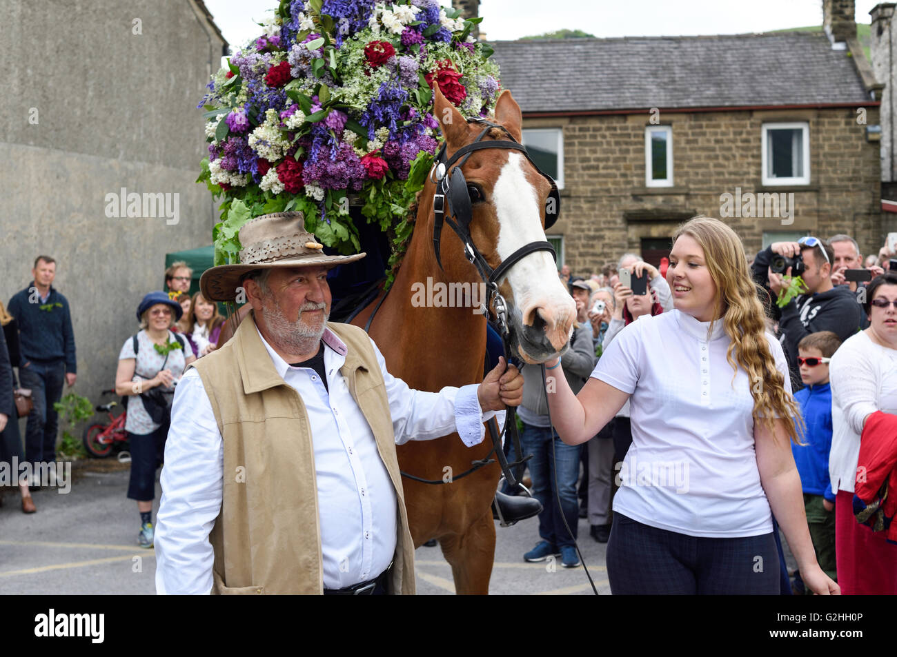 Castleton garland ceremony hi-res stock photography and images - Alamy