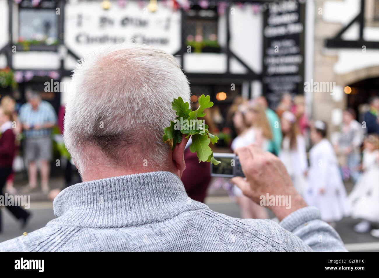 Castleton garland ceremony hi-res stock photography and images - Alamy