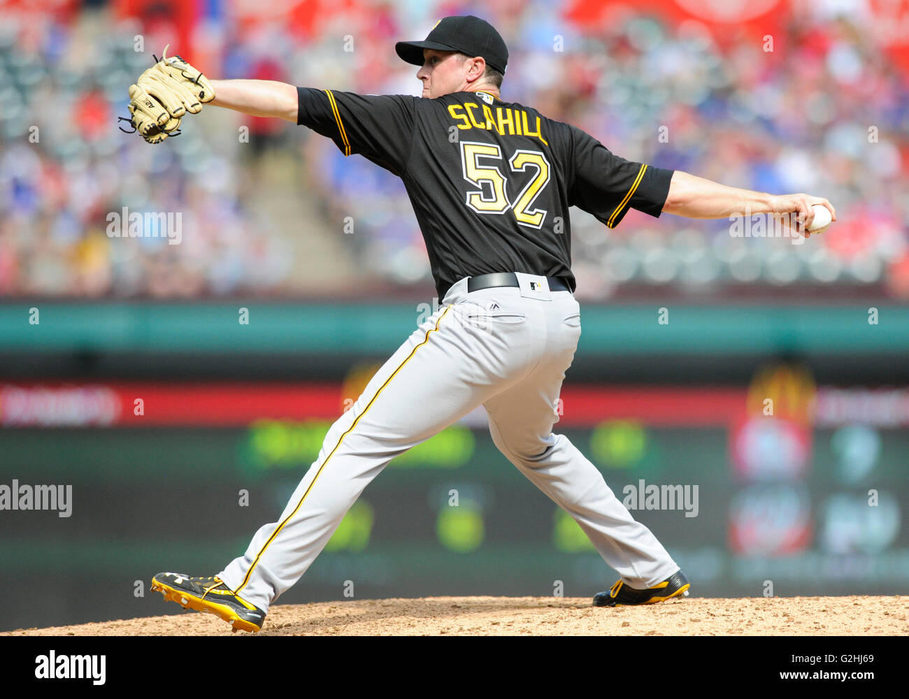 May 29, 2016: Pittsburgh Pirates relief pitcher Rob Scahill #52 during ...