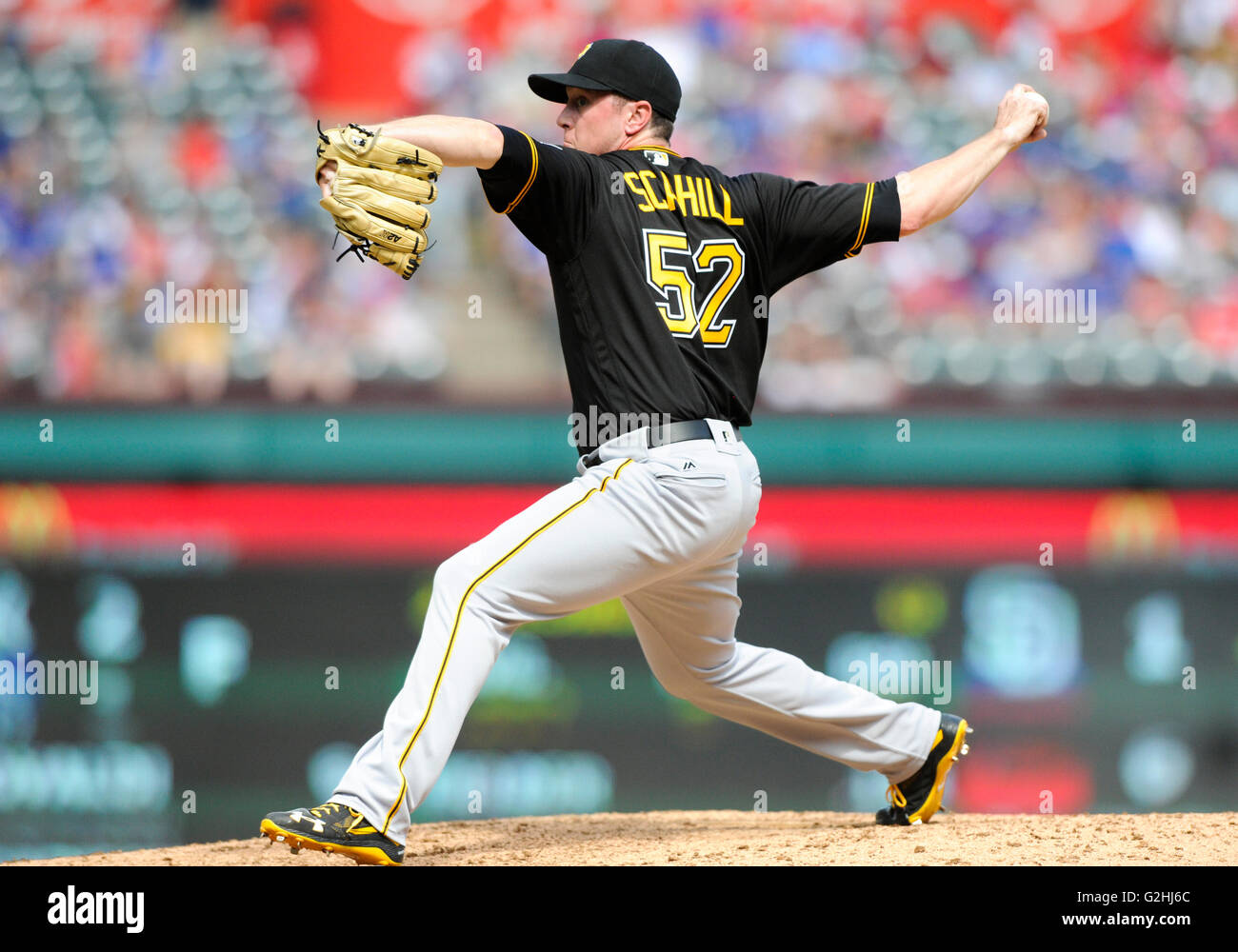 May 29, 2016: Pittsburgh Pirates relief pitcher Rob Scahill #52 during ...