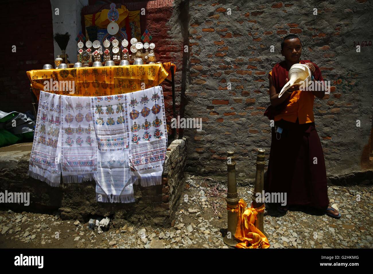 Kathmandu, Nepal. 31st May, 2016. A Buddhist Monk gets ready to perform ...