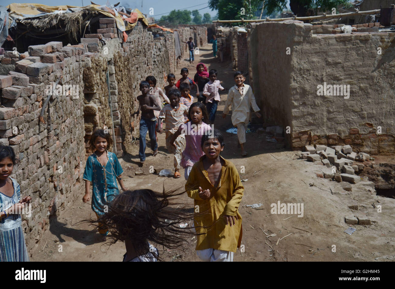 Lahore, Pakistan. 31st May, 2016. Pakistani poor children take a part ...