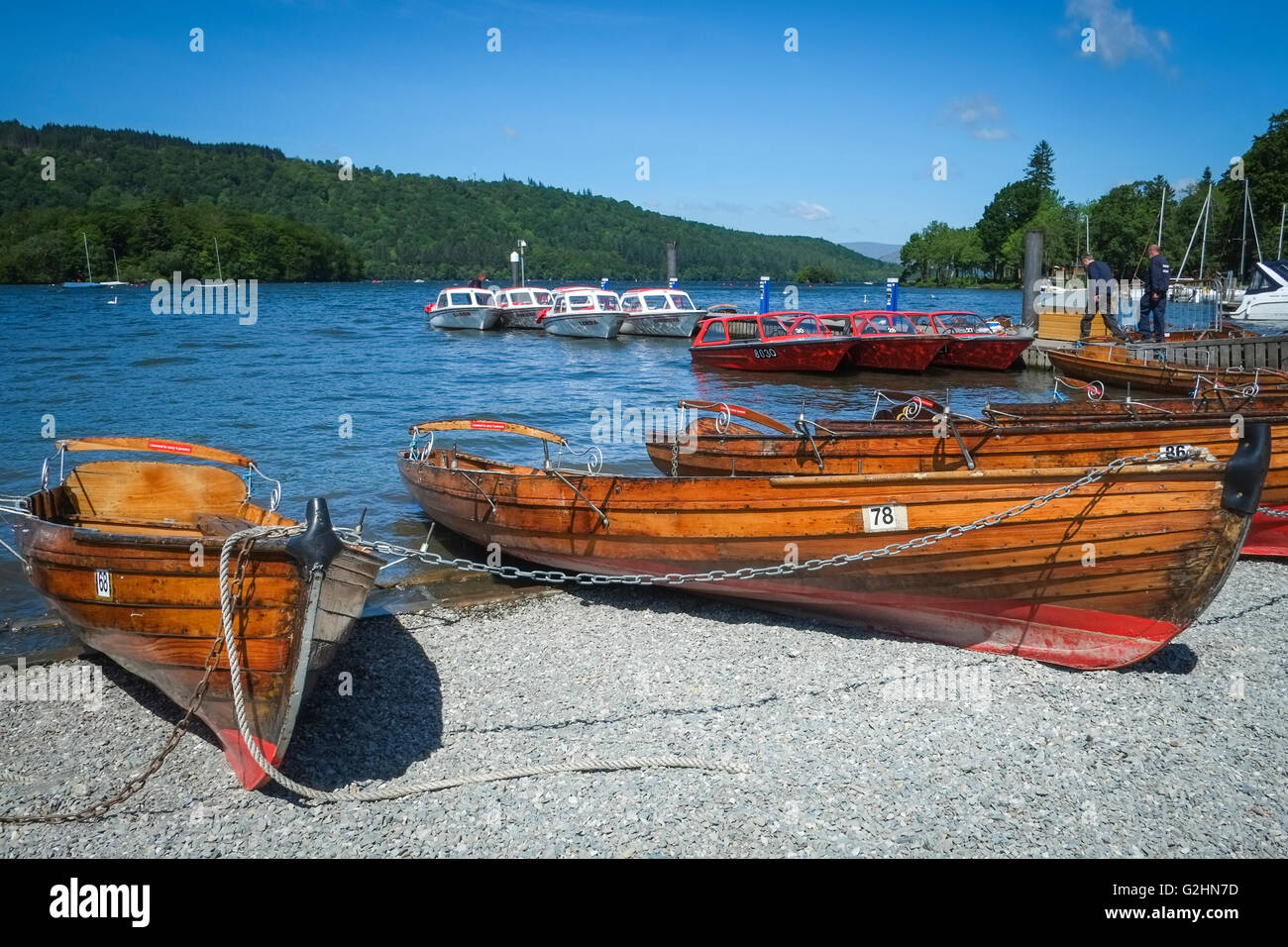 Wooden rowing boats on the shore of Lake Windermere Stock Photo - Alamy