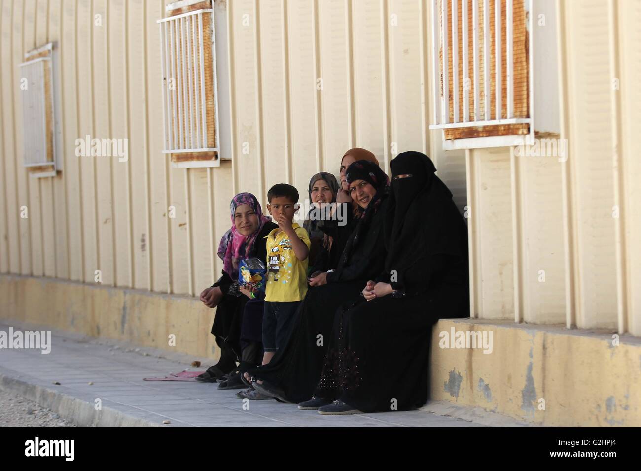 Zarqa, Jordan. 31st May, 2016. Syrian refugees are seen at the Mrajeeb ...