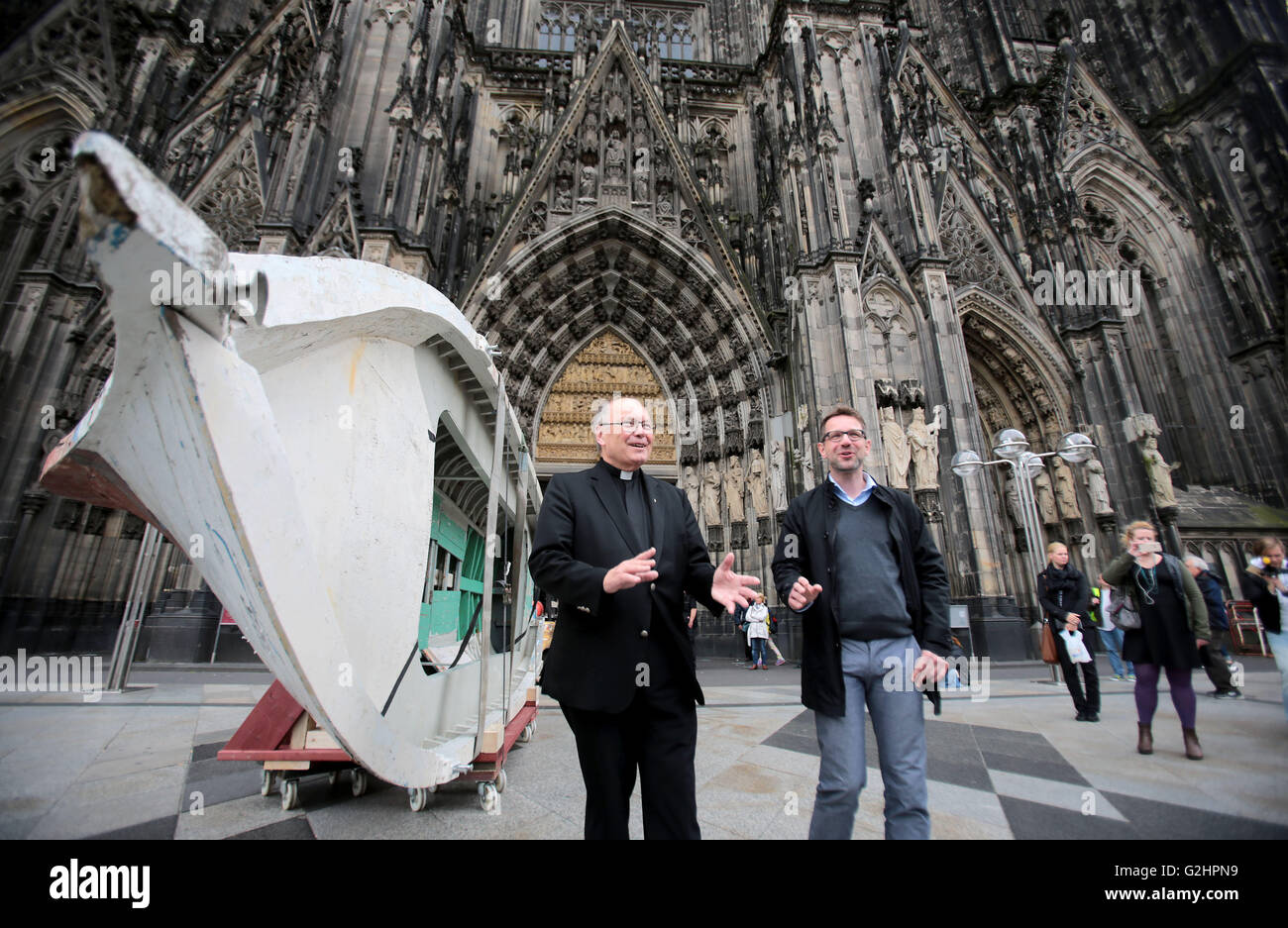 Cologne, Germany. 31st May, 2016. The dean of the Cologne Cathedral ...