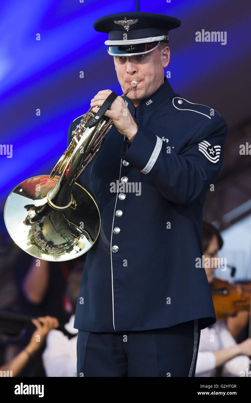 Kansas City, Missouri, USA. 30th May, 2016. French horn player from the ...