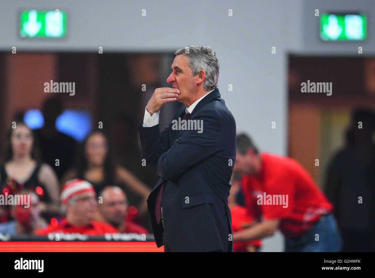 Bamberg, Germany. 29th May, 2016. Munich's coach Svetislav Pesic reacts ...