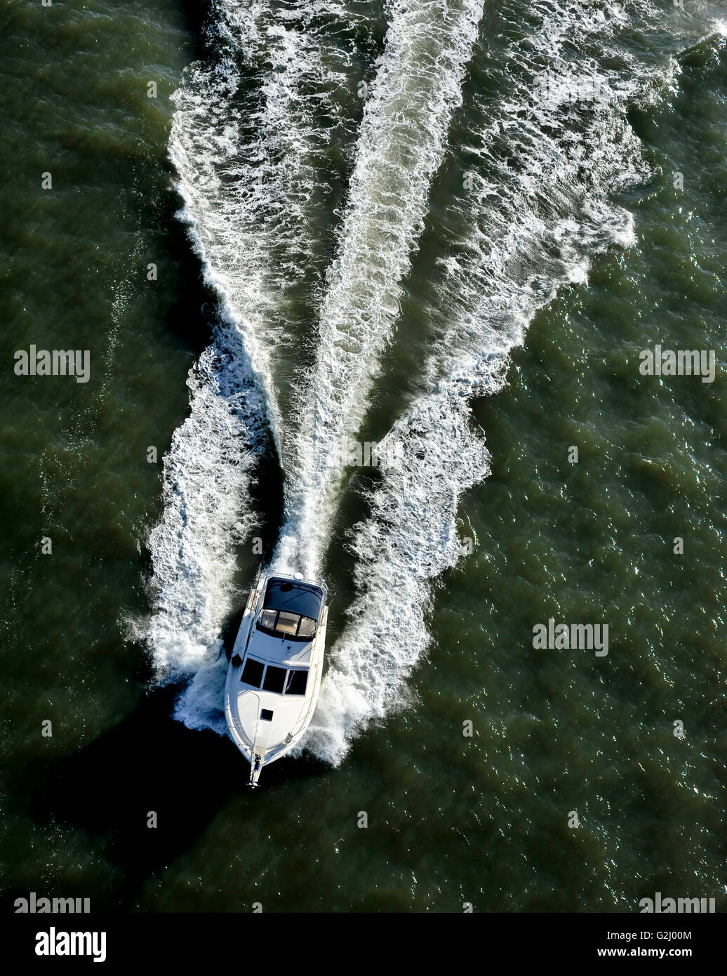 Motorboat Moving Through Water Stock Photo - Alamy