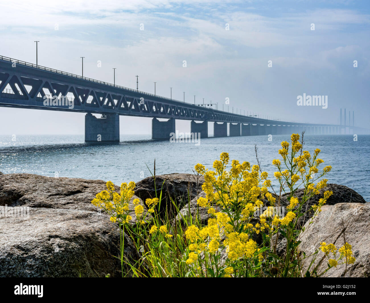 Oresund bridge between copenhagen and malmo hi-res stock photography ...