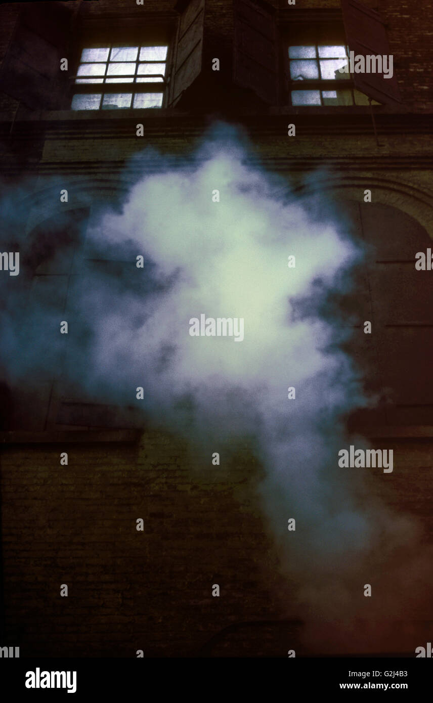 Steam rising building new hi-res stock photography and images - Alamy