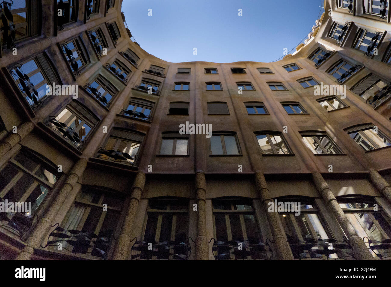 Curved Building, Low Angle View, Barcelona, Spain Stock Photo - Alamy