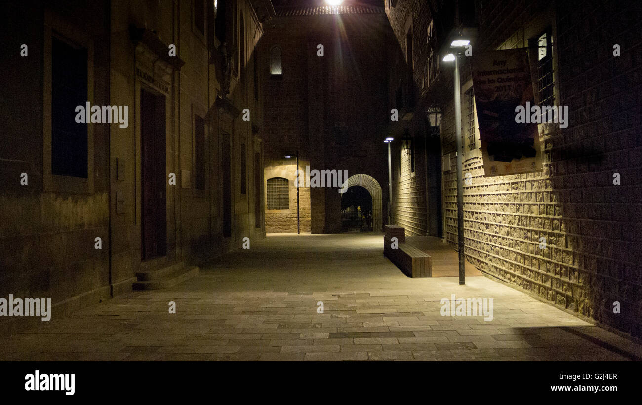 Alley between two buildings hi-res stock photography and images - Alamy