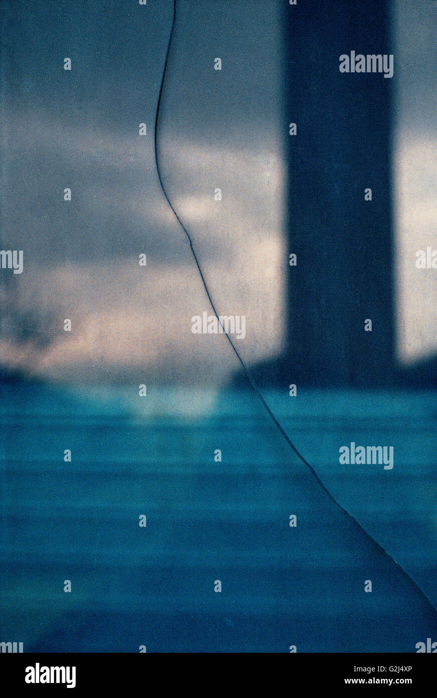 Windows cracking hi-res stock photography and images - Alamy