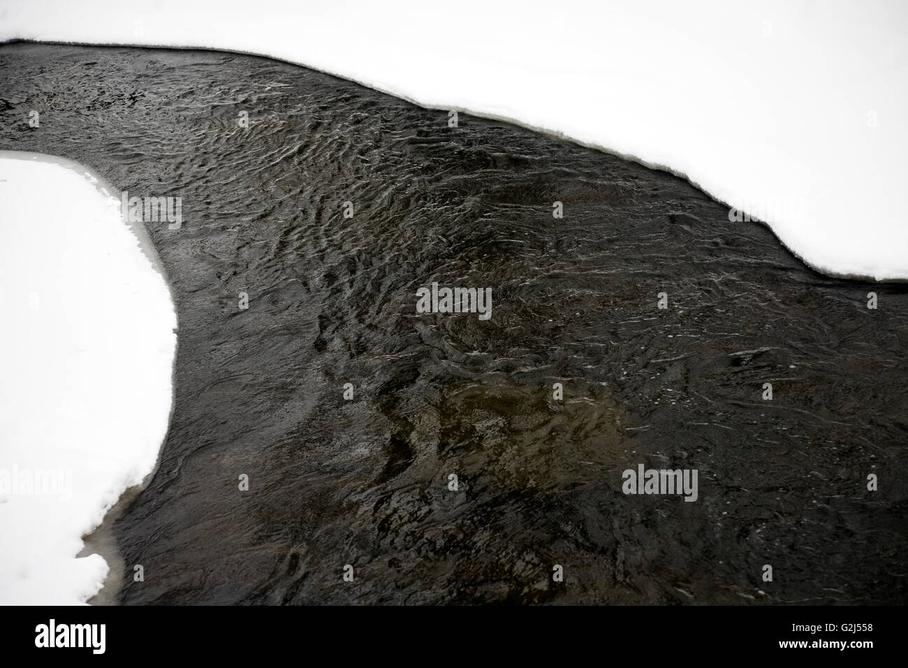 Freezing rivers hi-res stock photography and images - Alamy