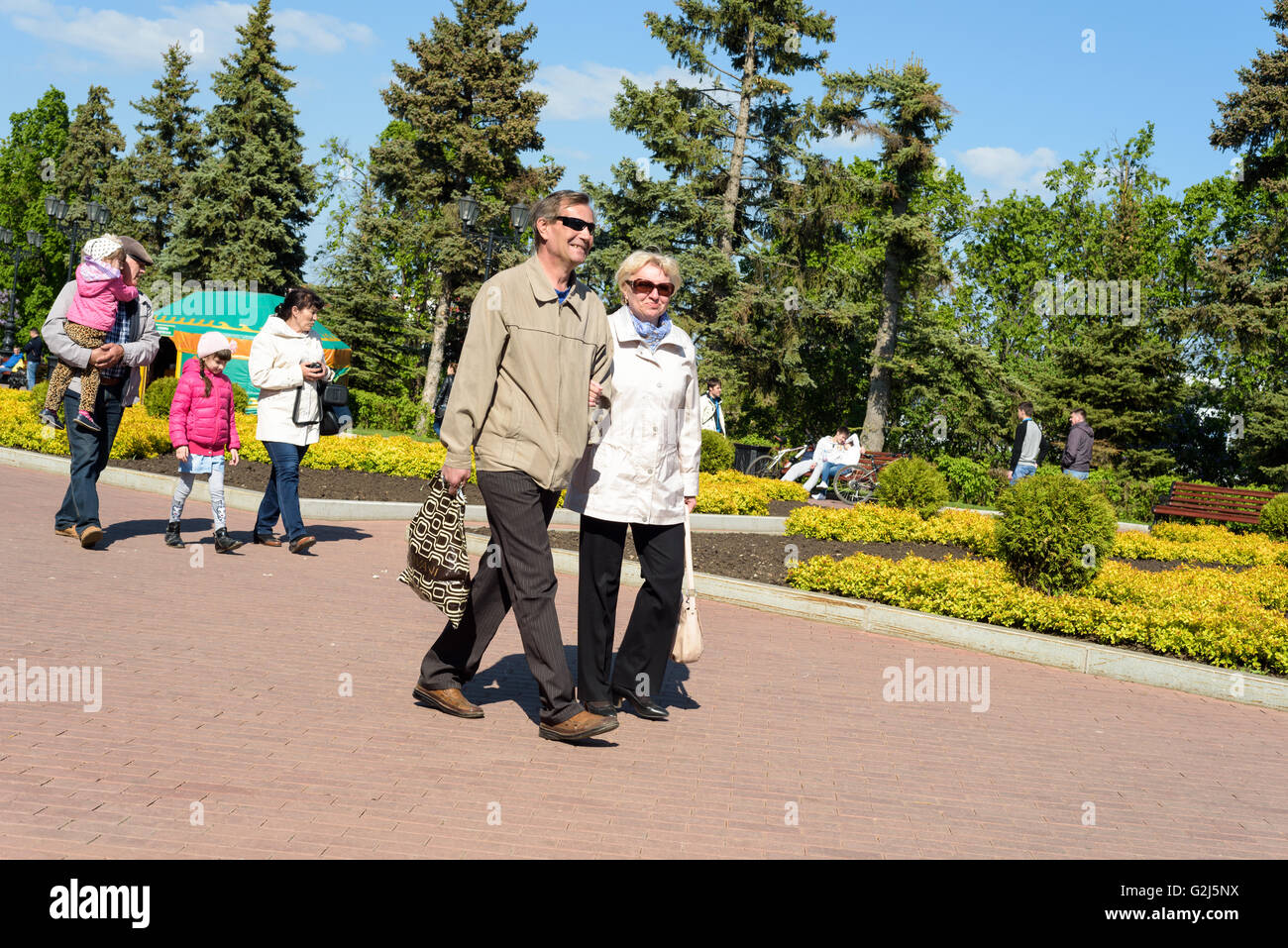 Elderly people sun hi-res stock photography and images - Alamy