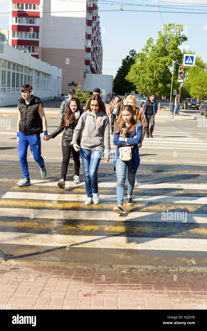 Kids zebra crossing hi-res stock photography and images - Alamy