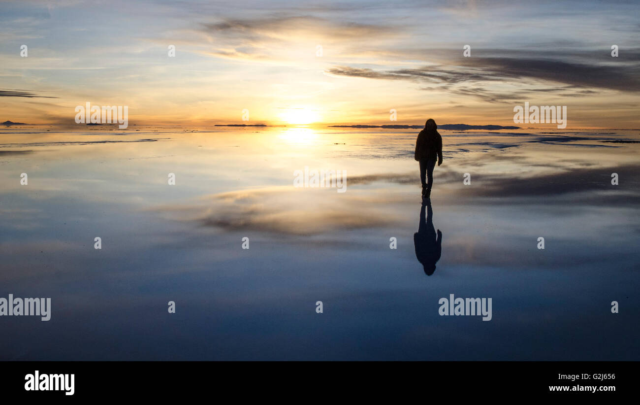 Water Reflection on the Uyuni Salt flats, Salar de Uyuni Stock Photo ...