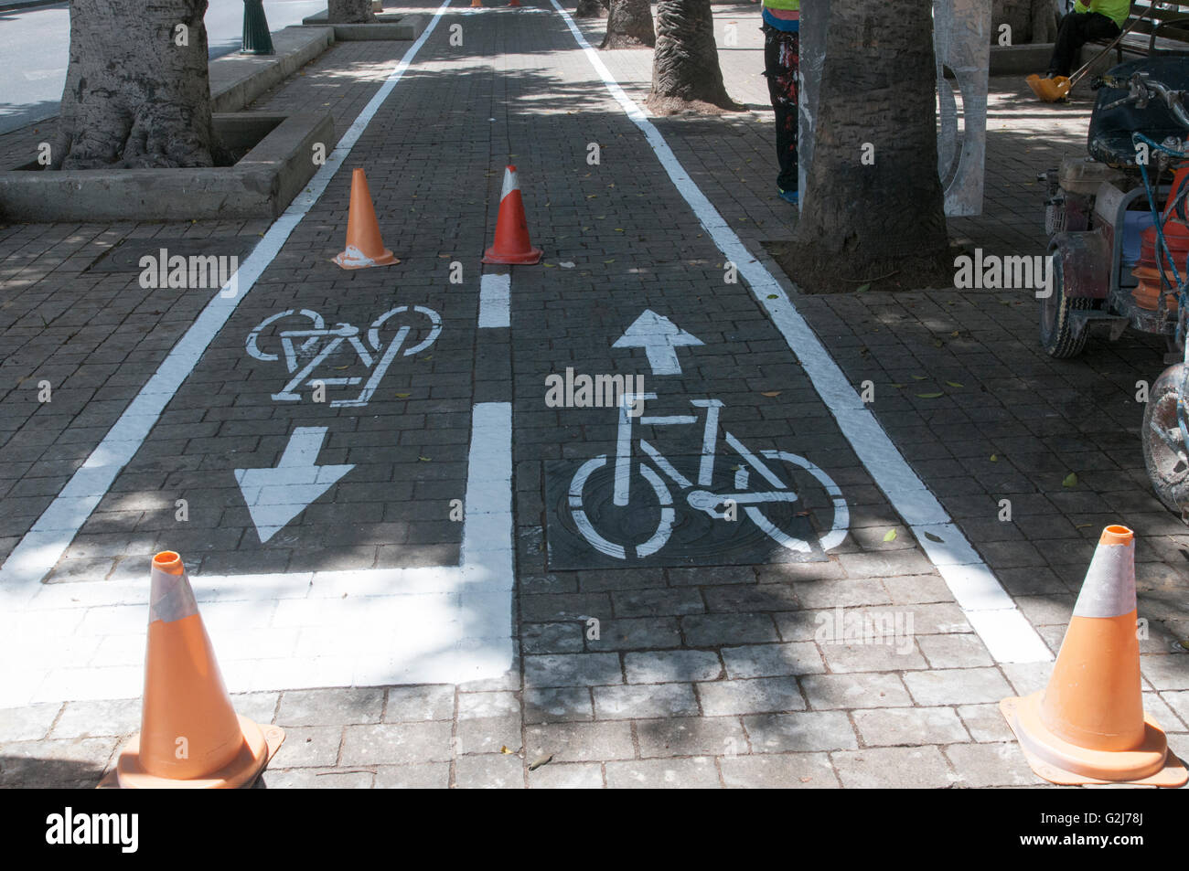 Bike lane road markings hi-res stock photography and images - Alamy