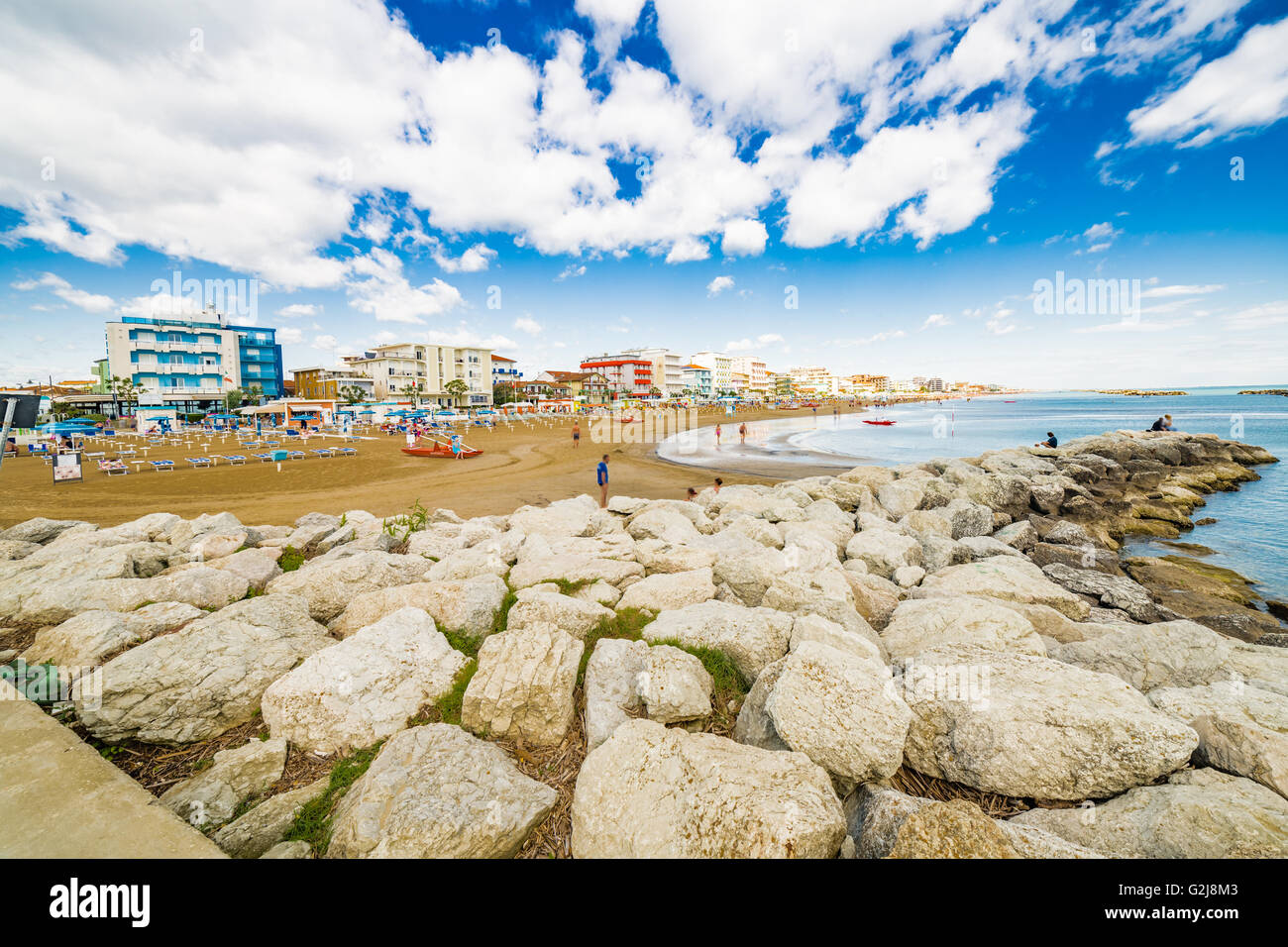Beaches and sea hi-res stock photography and images - Alamy