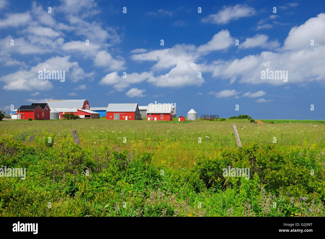 Red color buildings hi-res stock photography and images - Alamy