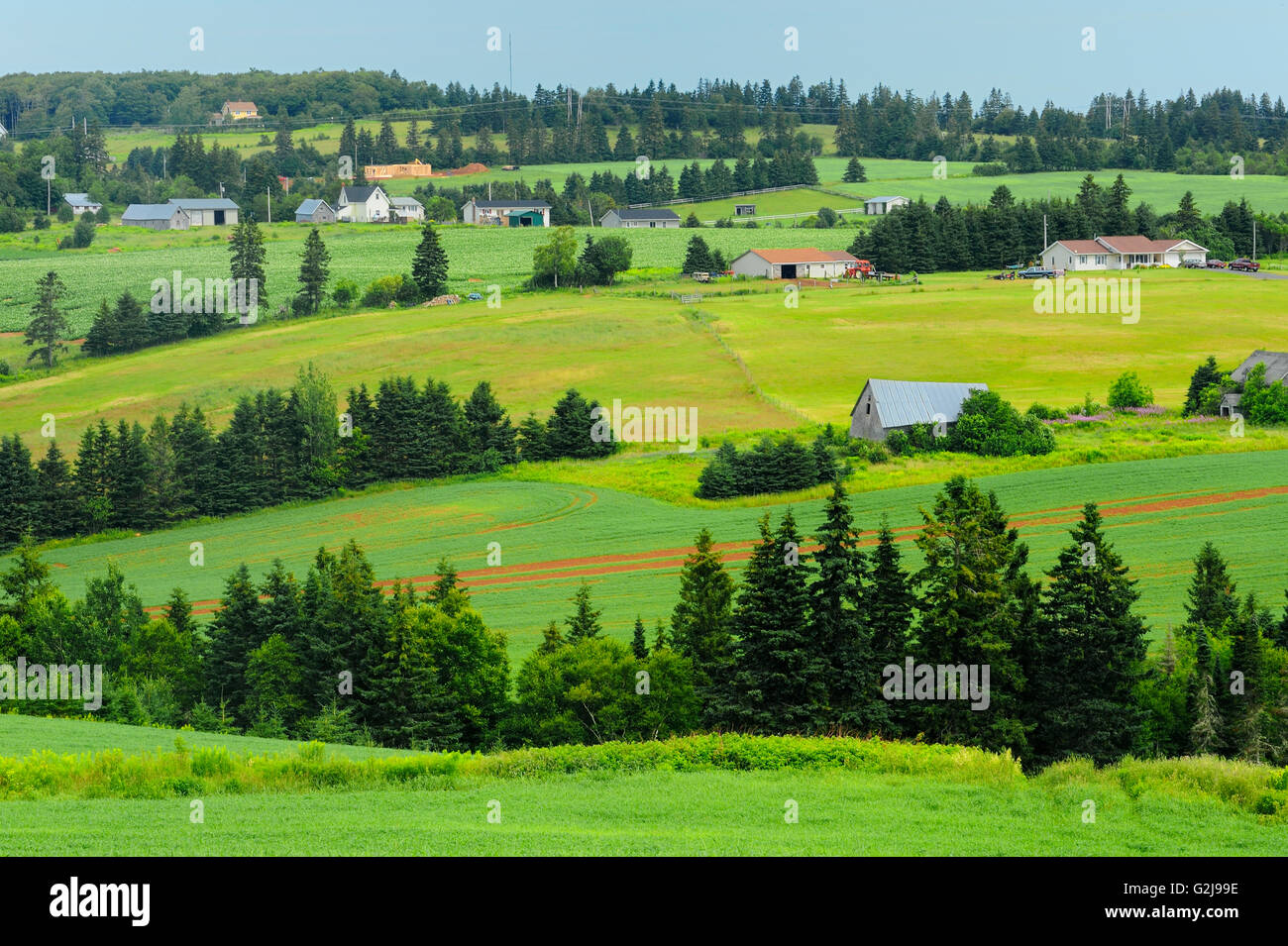 Rolling hills canada agriculture hi-res stock photography and images ...
