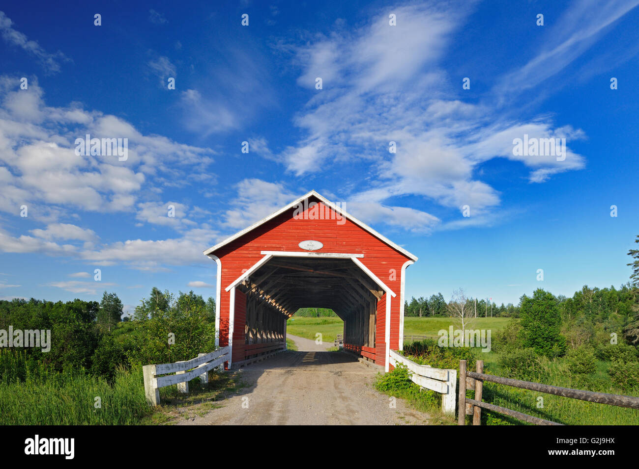 Covered bridges quebec hi-res stock photography and images - Alamy