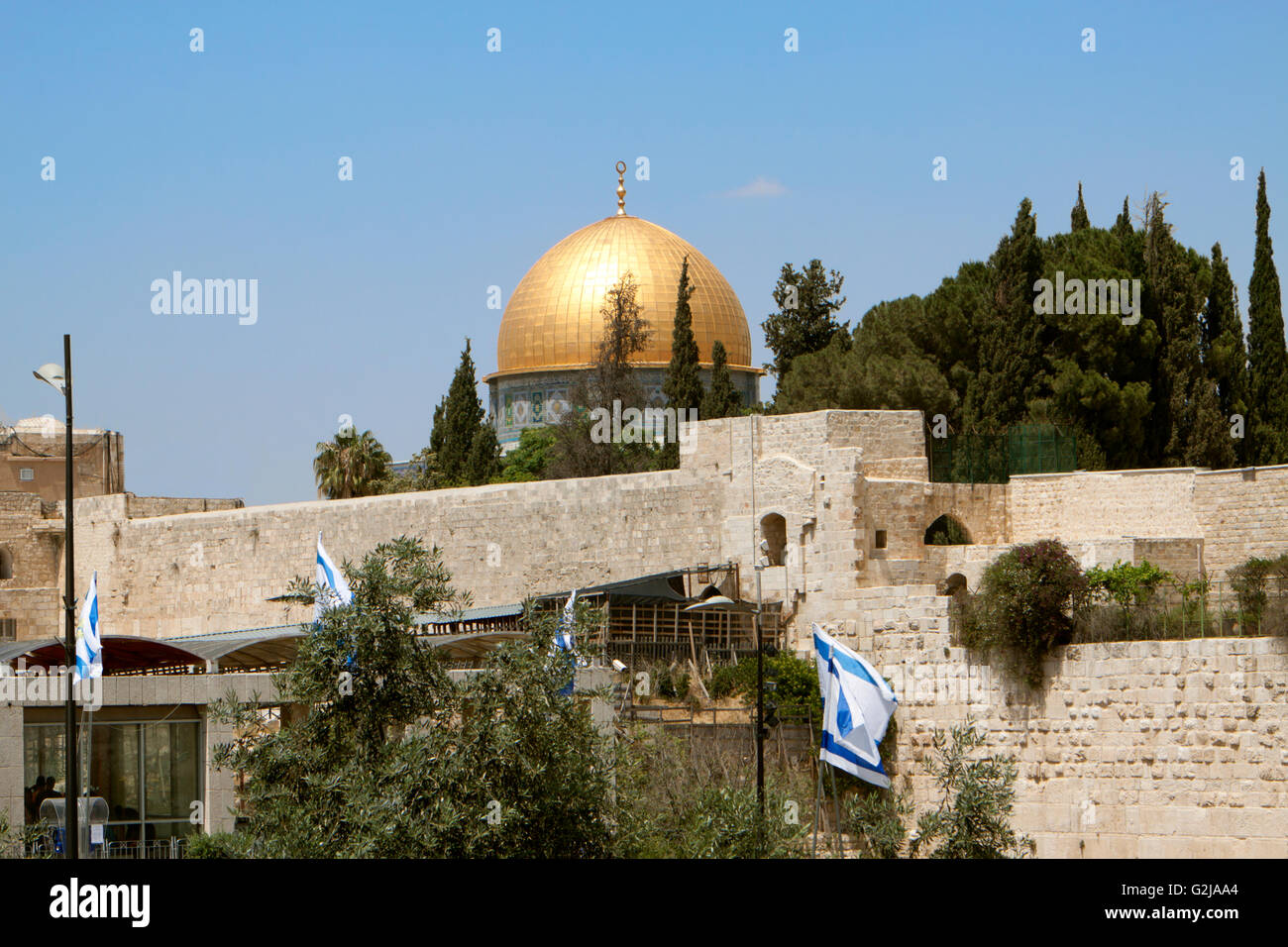 golden mosque on top of the wailing wall in jerusalem with israeli ...