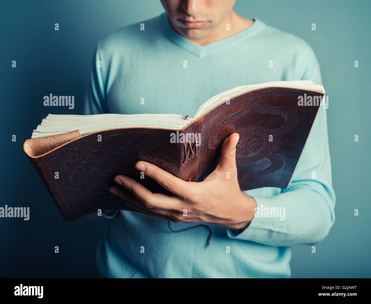 Flipping through book hi-res stock photography and images - Alamy